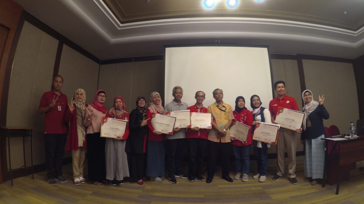 Pemberian Sertifikat Kepada Layanan Plasa Telkom Terbaik 2018 - PT ...